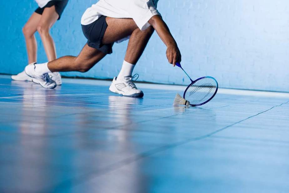Why Do Your Feet Hurt After Badminton (6 Reasons) – Racket Rampage